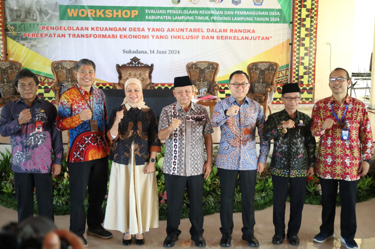 Bupati Dawam Memberi Sambutan sekaligus membuka Workshop Evaluasi ... Bupati Dawam Memberi Sambutan sekaligus membuka Workshop Evaluasi ...